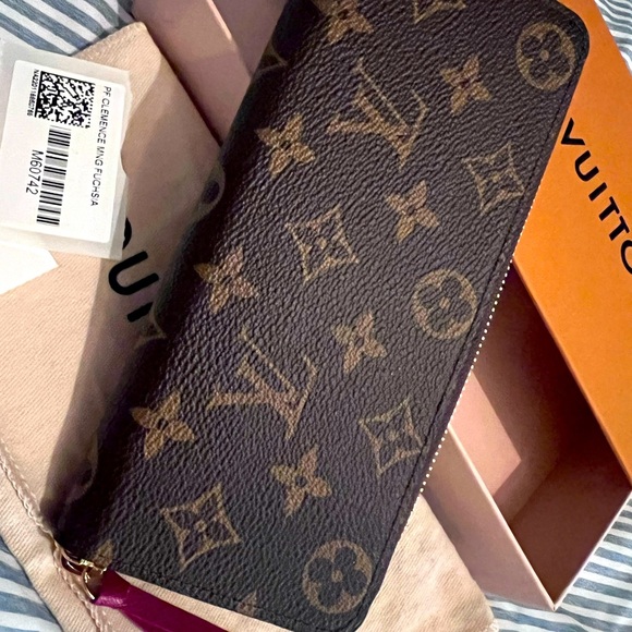 Louis Vuitton | Bags | Louis Vuitton Wallet New Without Any Defects Or ...